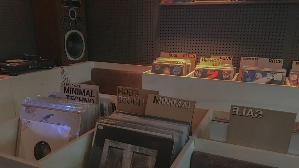 5 vinilos imperdibles en Hâus Record Store - MUNDO FLANEUR